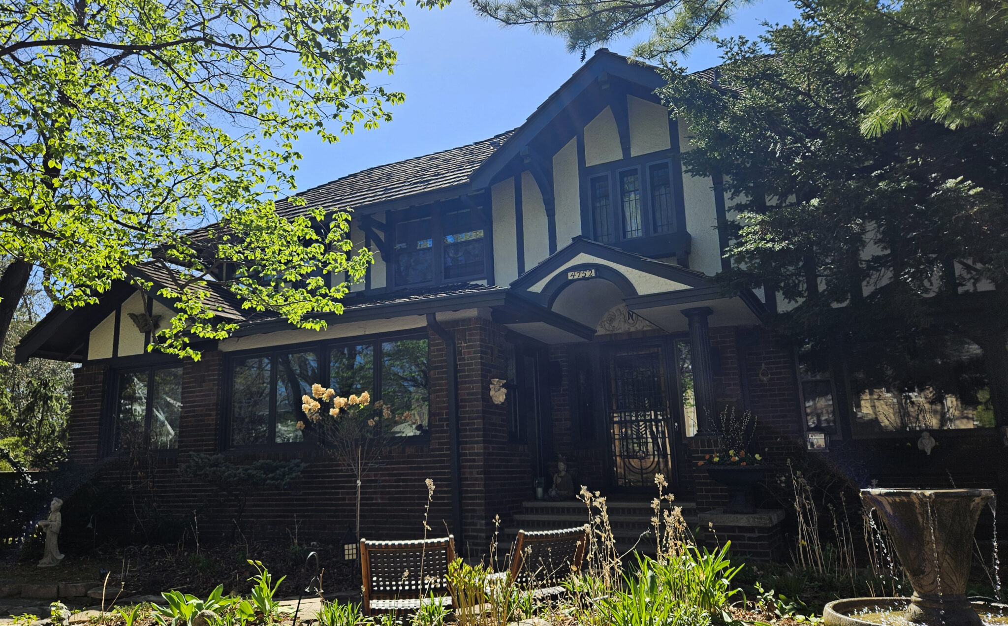 The Tudors: Choosing Exterior Color for Classic Homes - studiodeforest.com