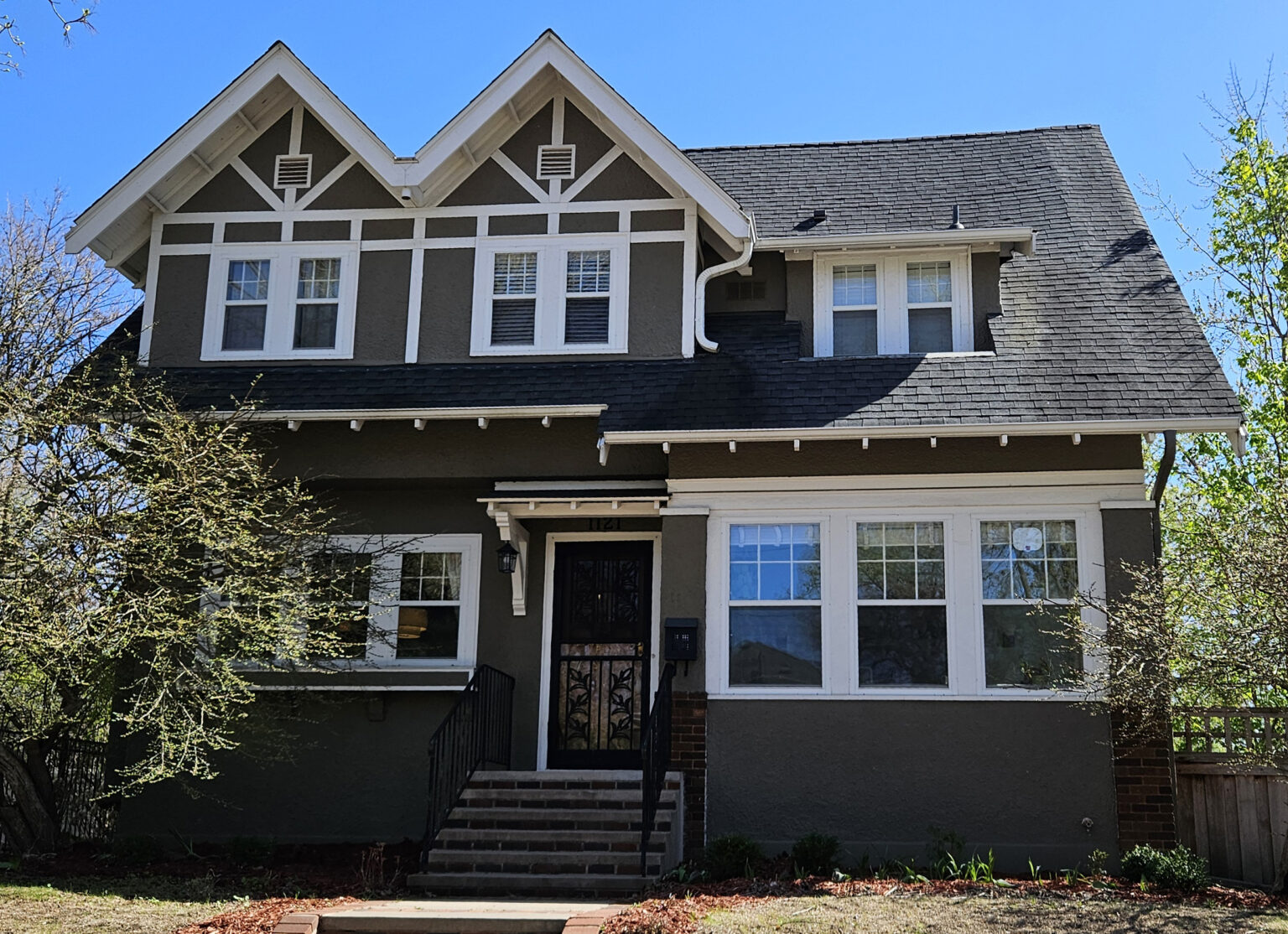 The Tudors: Choosing Exterior Color for Classic Homes - studiodeforest.com