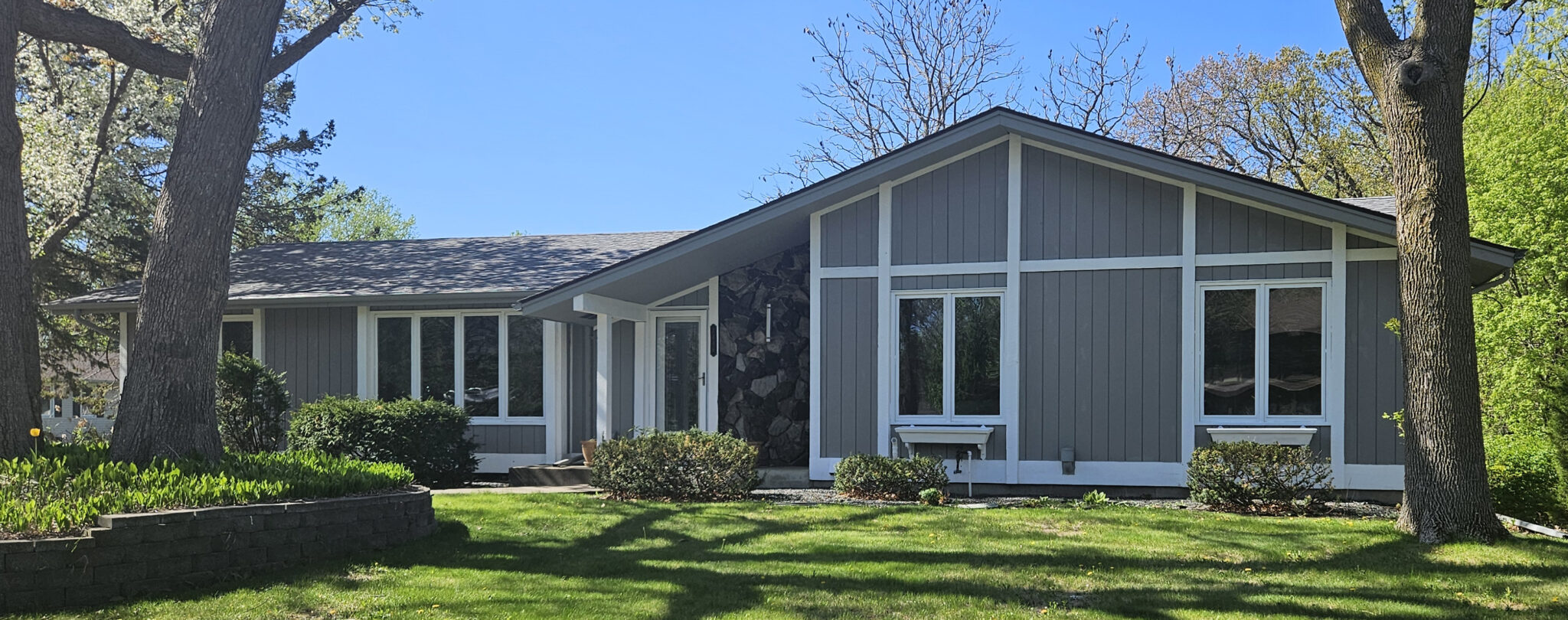 The Tudors: Choosing Exterior Color for Classic Homes - studiodeforest.com